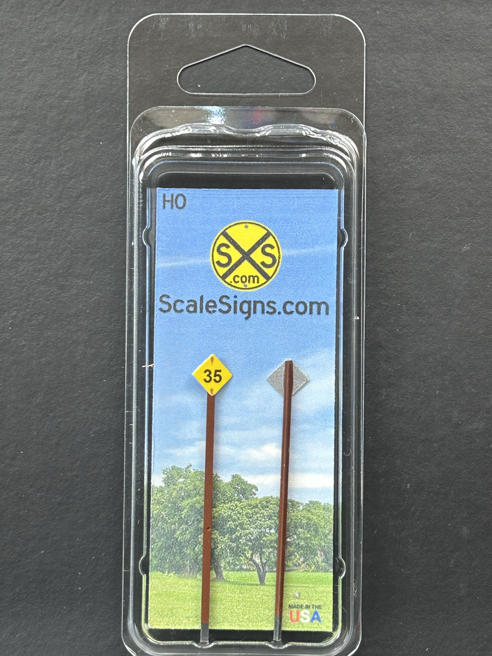 HO-2104-C-v35 / Railroad Speed Limit 35| ScaleSigns.com
