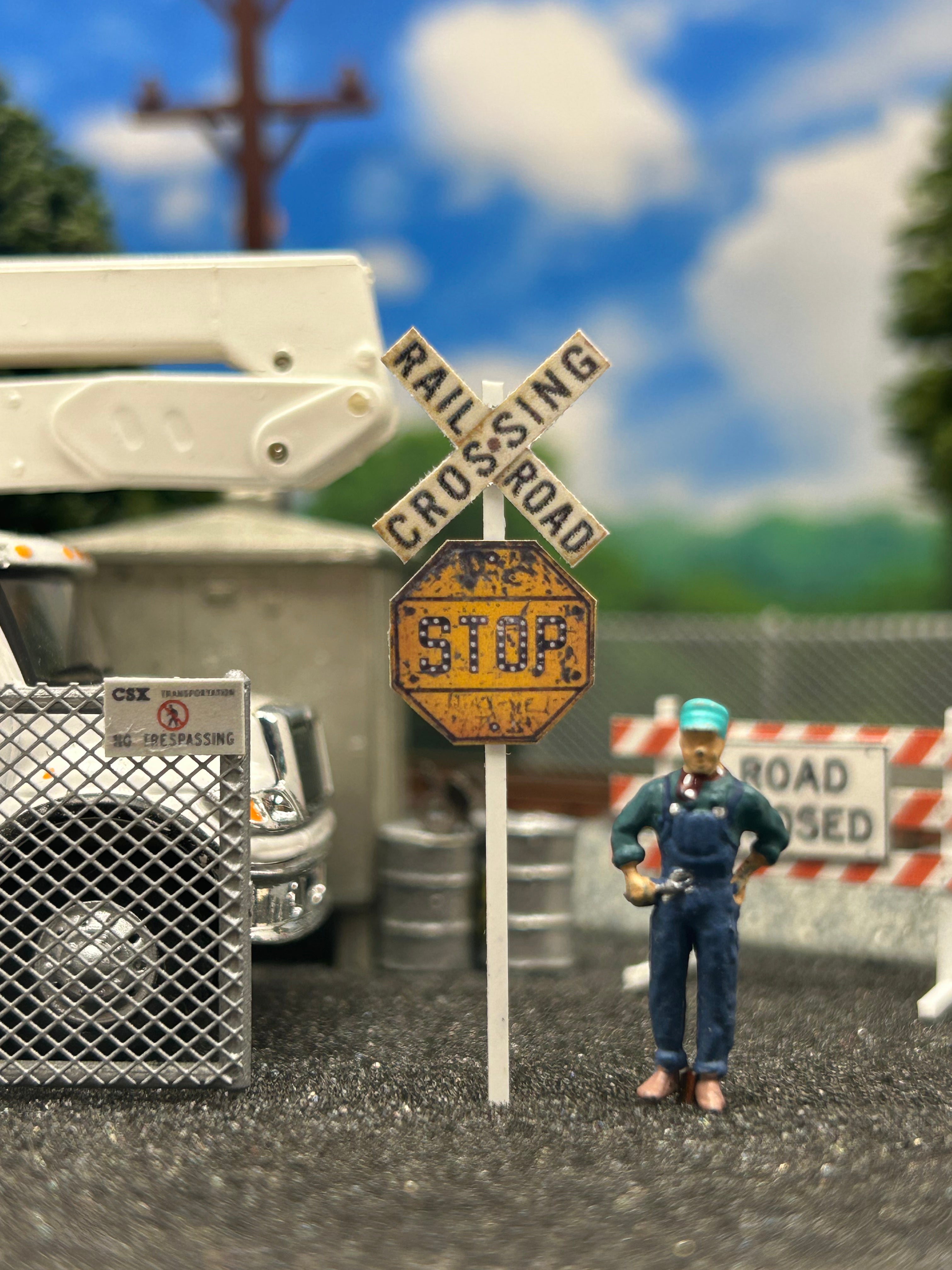 Scale Detailed Model Street and Railroad Signs in 1:87 HO – ScaleSigns.com