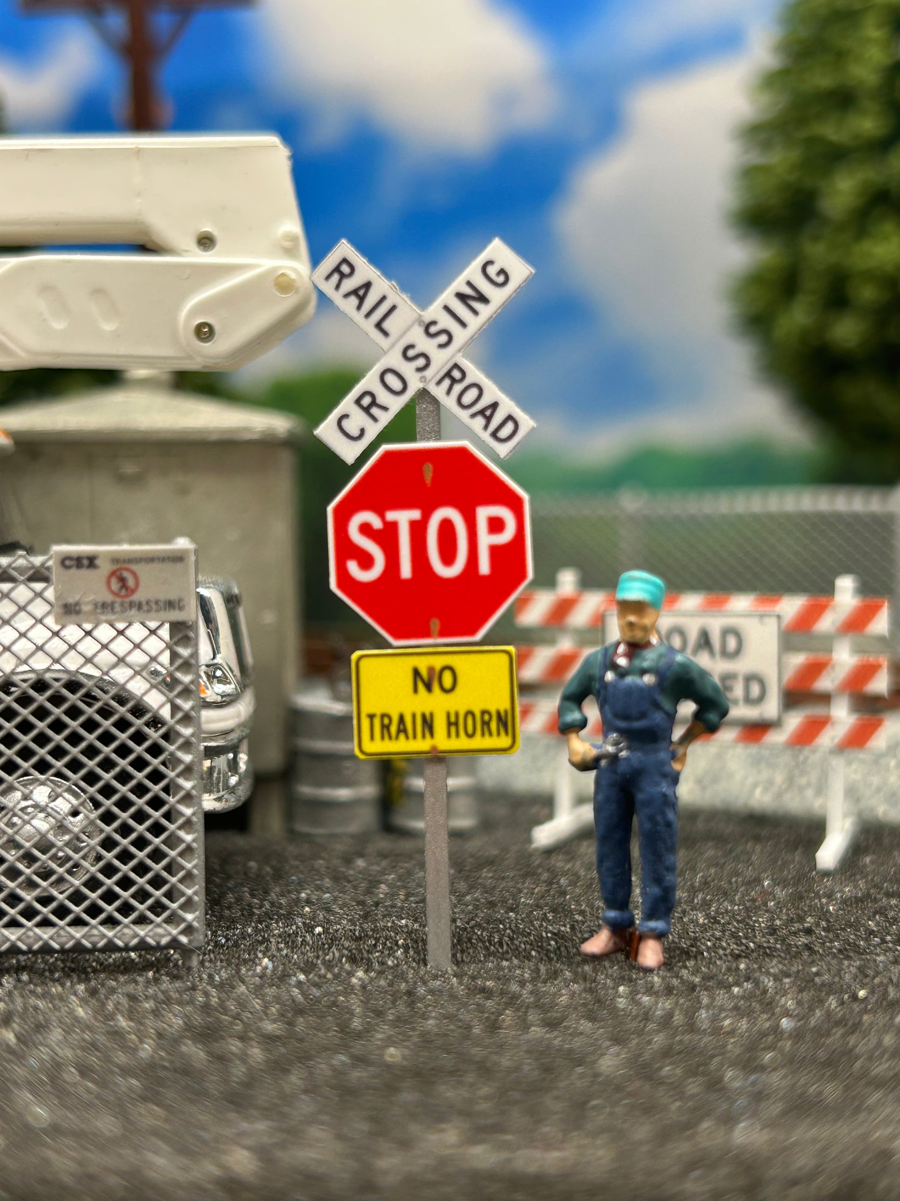 Scale Detailed Model Street and Railroad Signs in 1:87 HO – ScaleSigns.com
