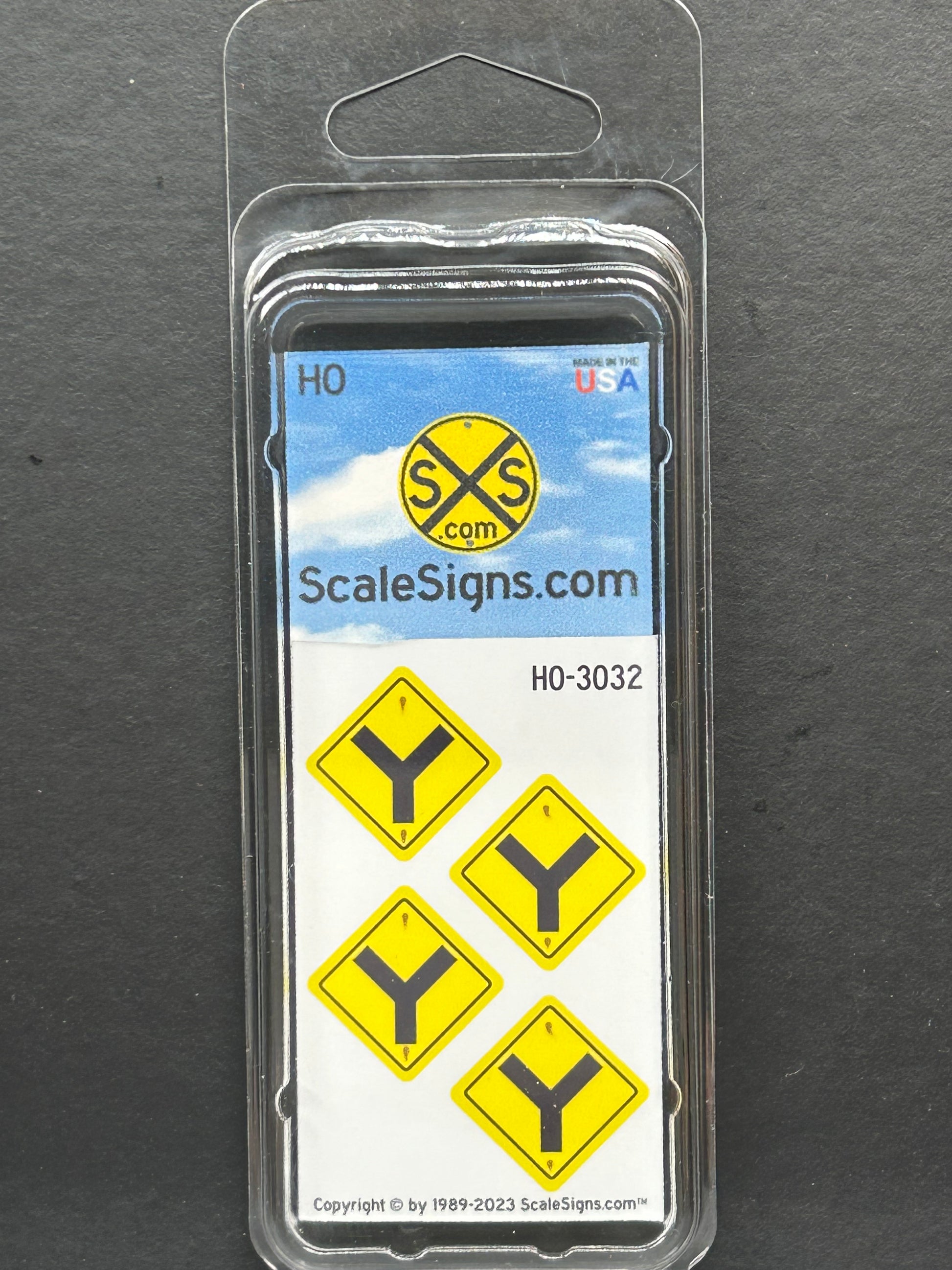1:87 HO Scale model signs. – ScaleSigns.com
