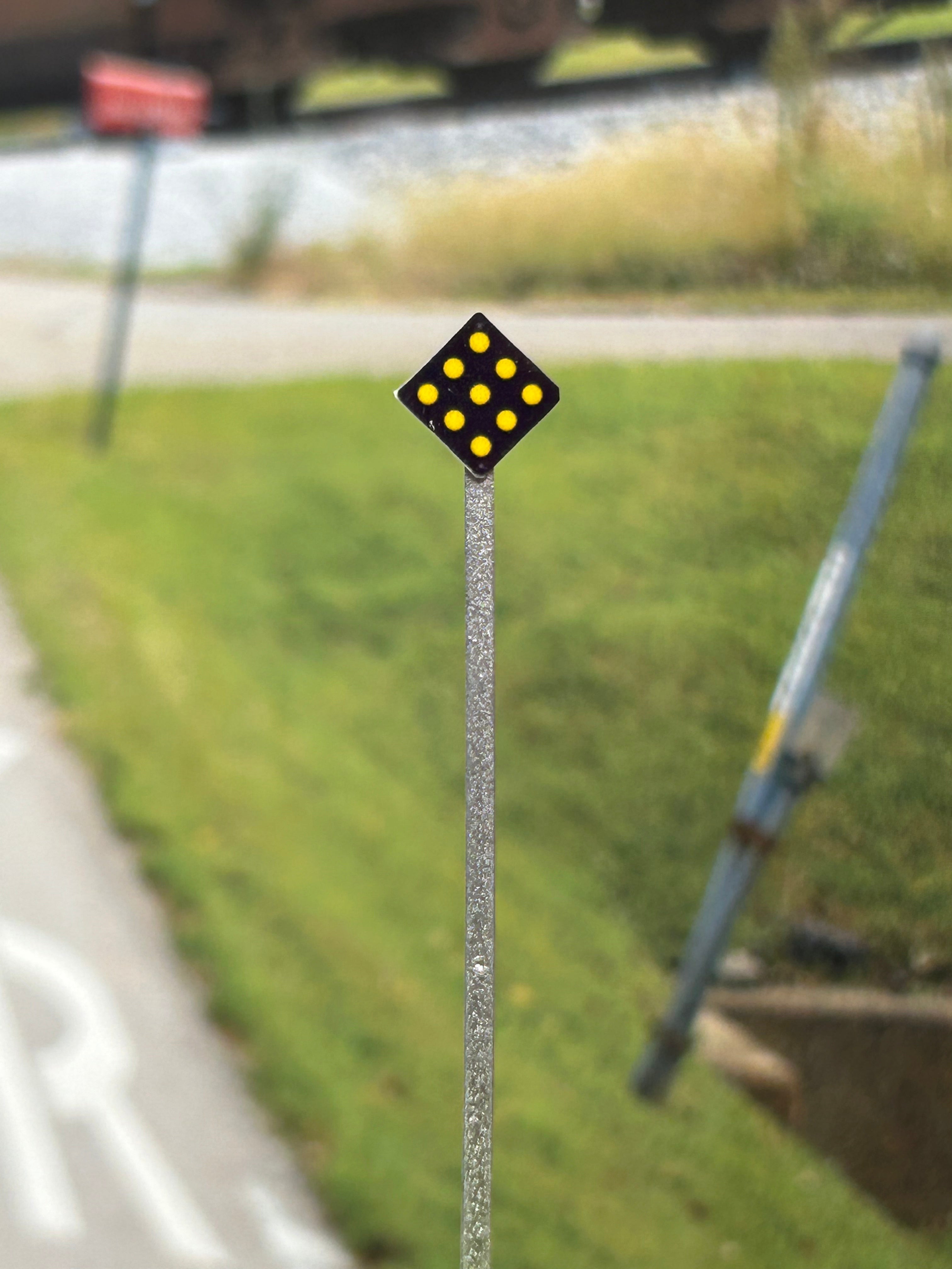 Scale Detailed Model Street and Railroad Signs in 1:87 HO – ScaleSigns.com