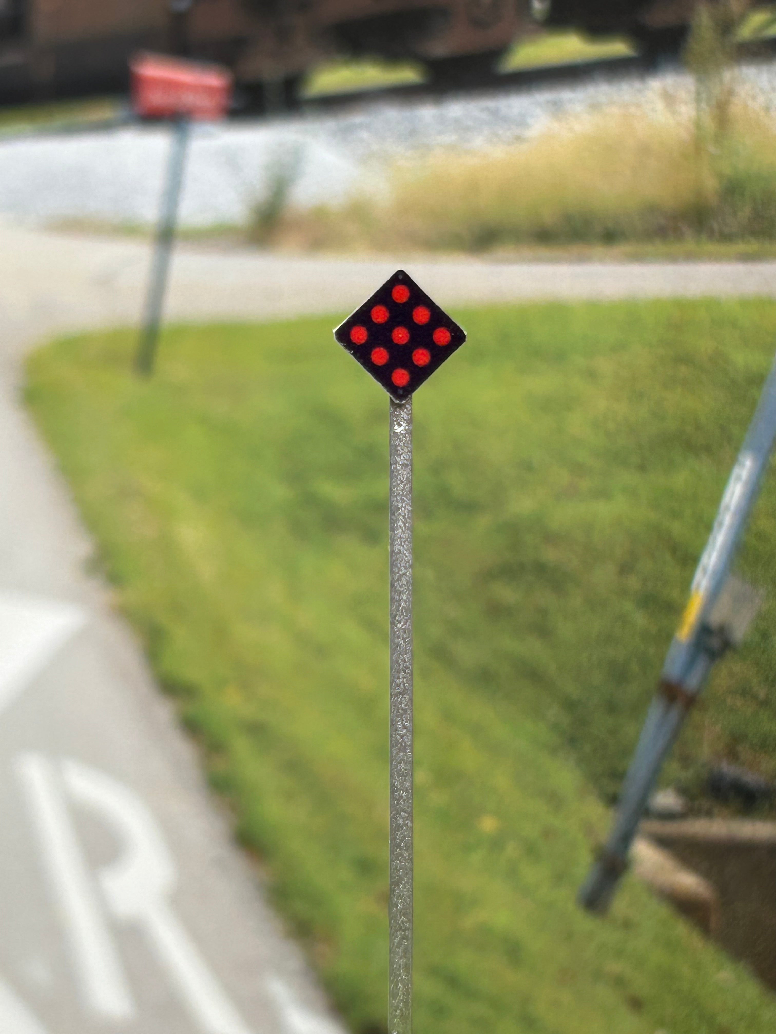 Scale Detailed Model Street and Railroad Signs in 1:87 HO – ScaleSigns.com