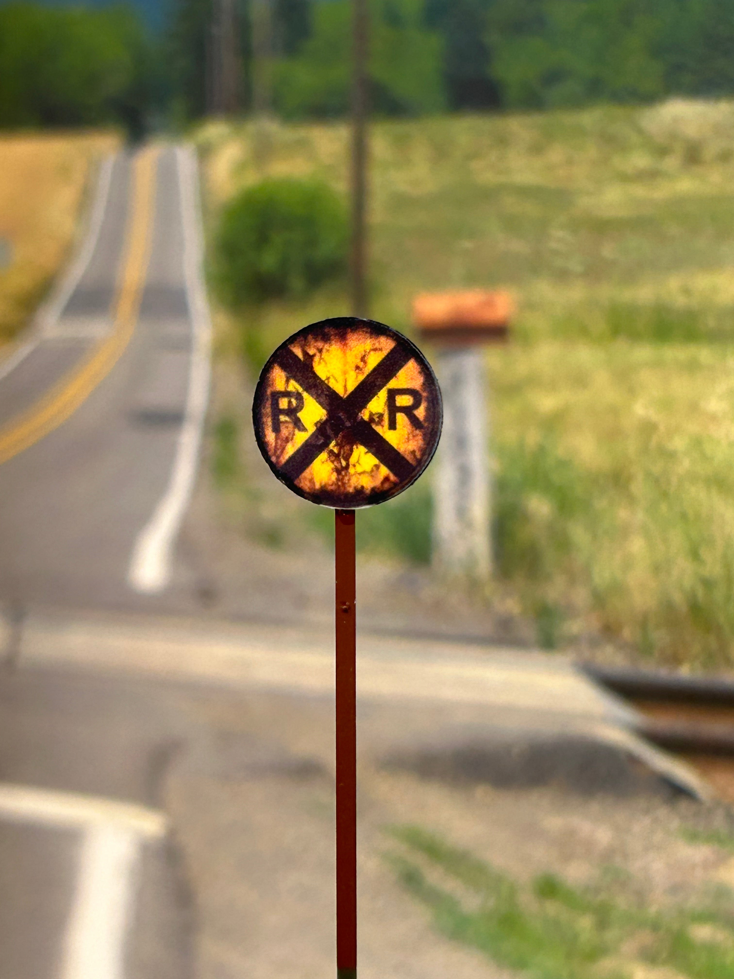Detailed Model Street and Railroad Signs in 1:87 HO Scale – ScaleSigns.com
