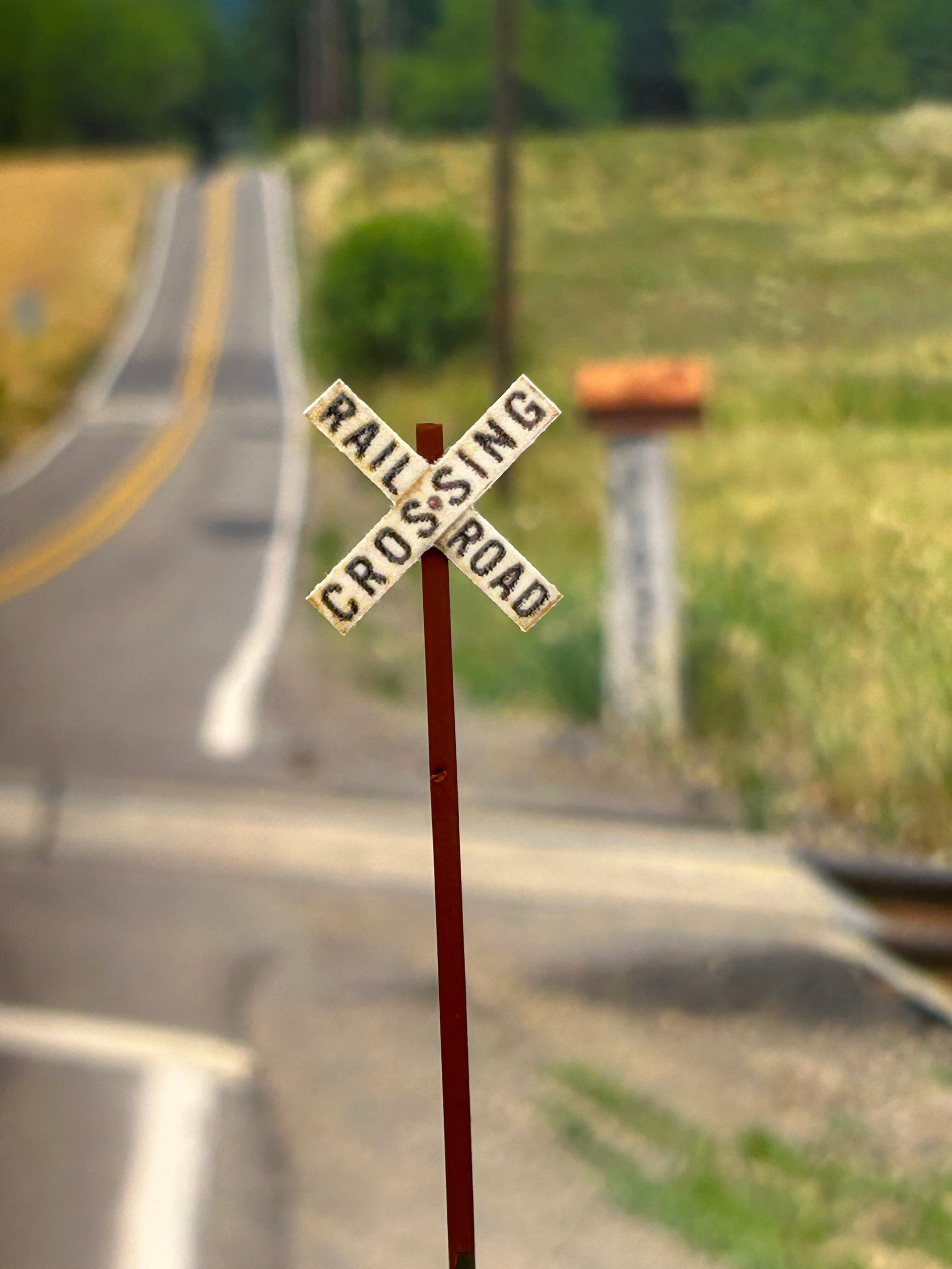 Scale Detailed Model Street and Railroad Signs in 1:87 HO – ScaleSigns.com