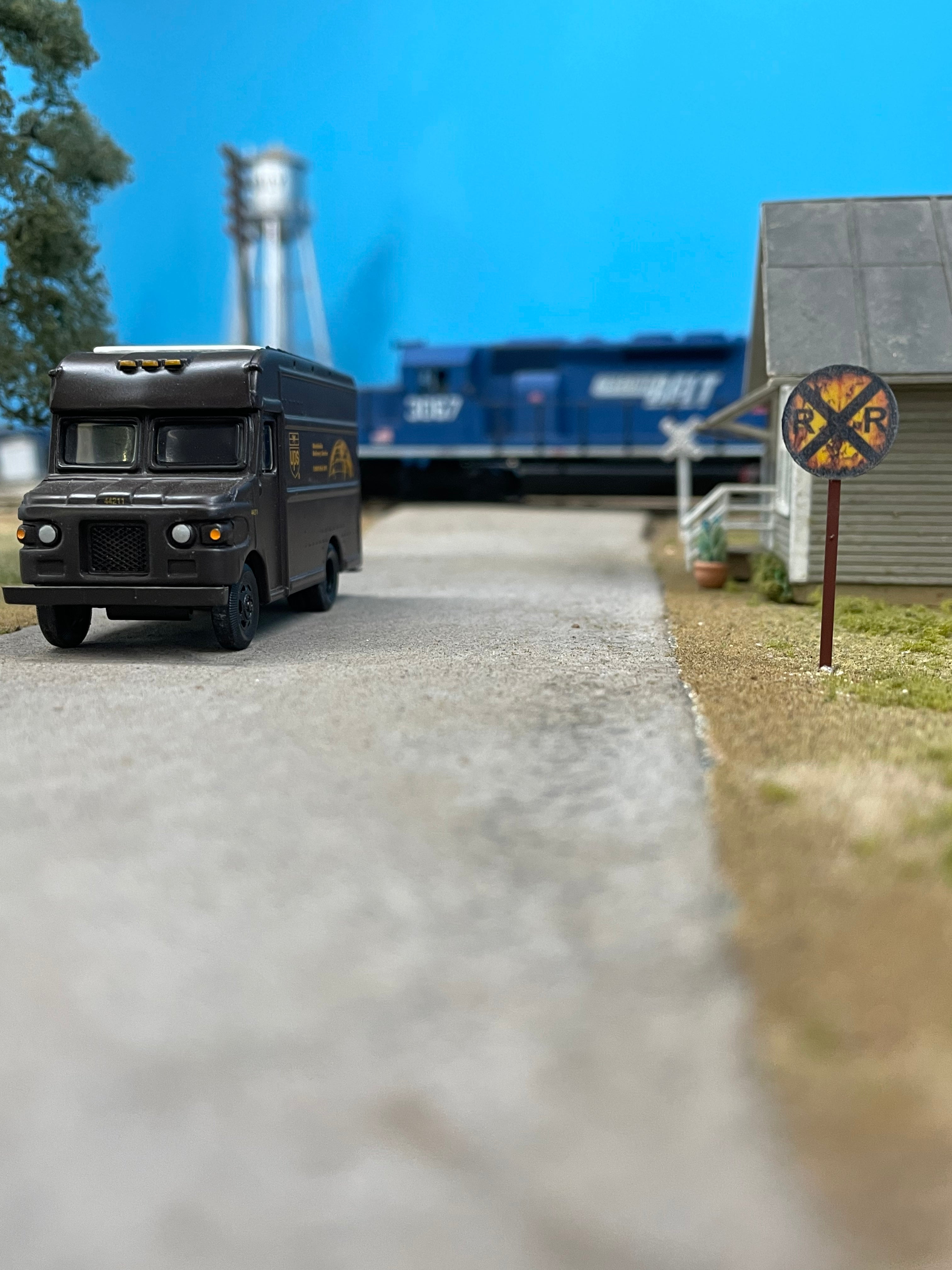 Detailed Model Street and Railroad Signs in 1:87 HO Scale – ScaleSigns.com