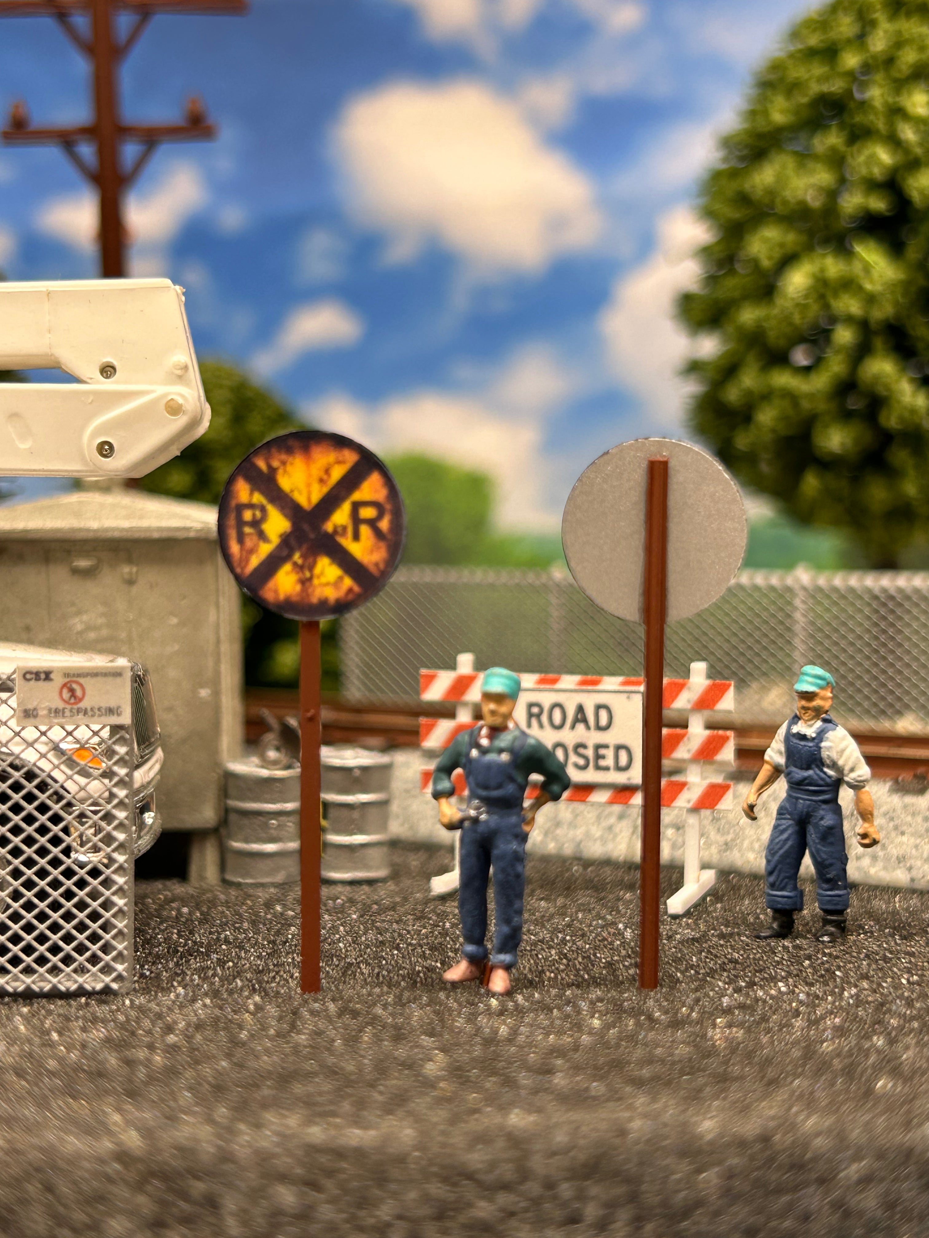 Detailed Model Street and Railroad Signs in 1:87 HO Scale – ScaleSigns.com