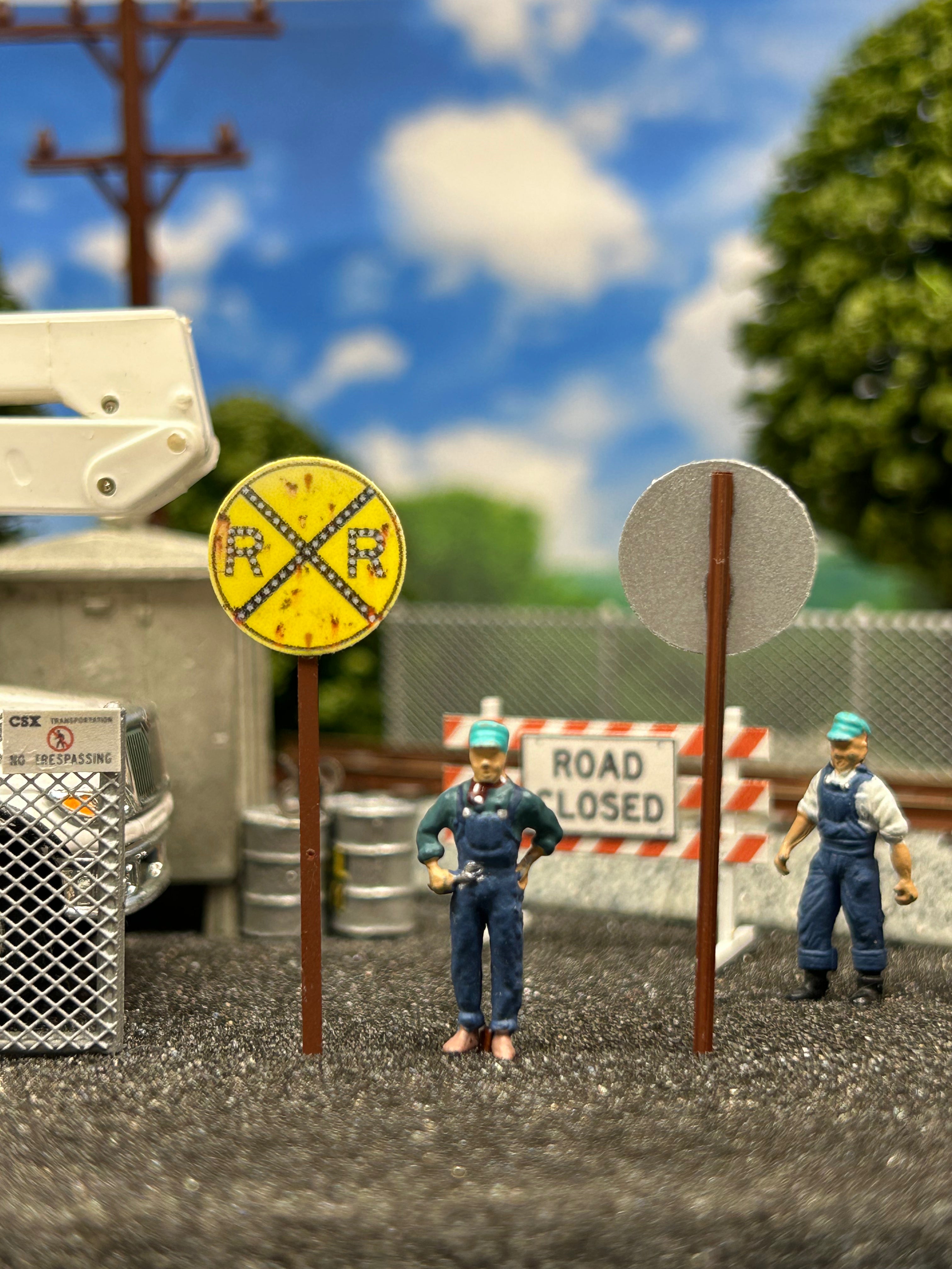 Scale Detailed Model Street and Railroad Signs in 1:87 HO – ScaleSigns.com