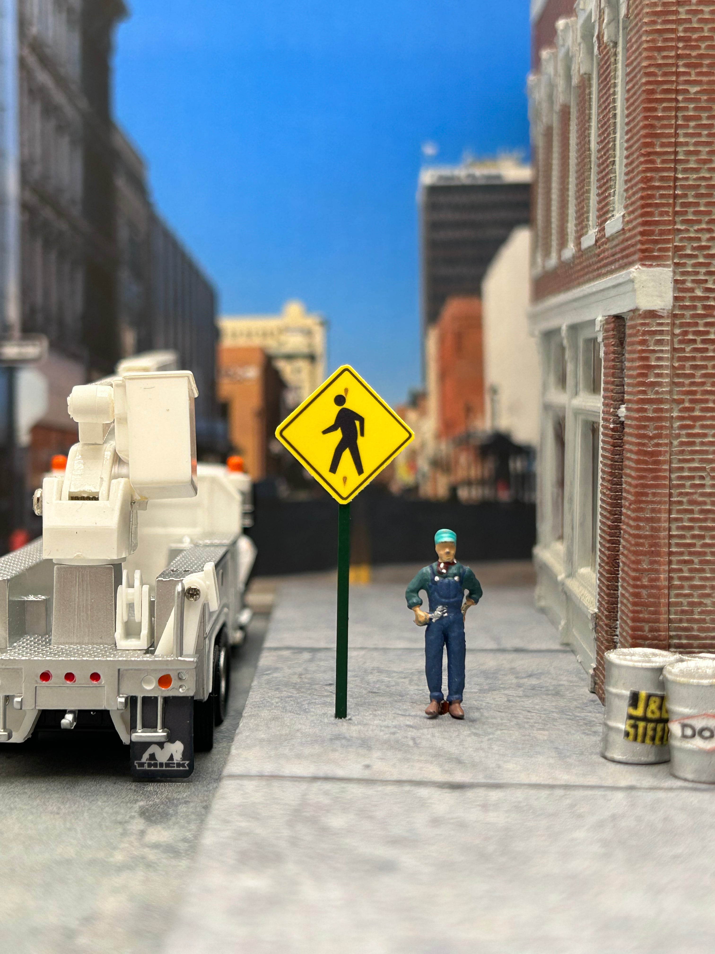 Scale Detailed Model Street and Railroad Signs in 1:87 HO – ScaleSigns.com