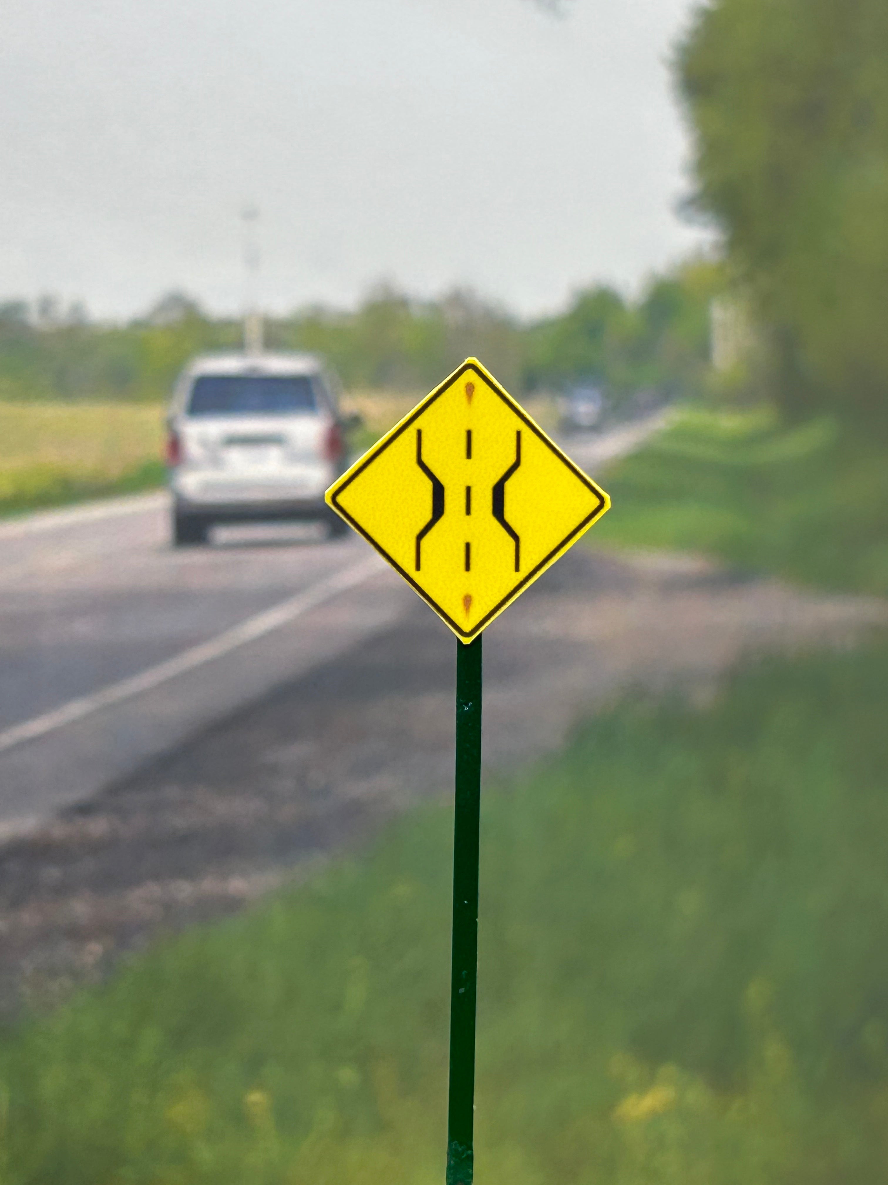 Scale Detailed Model Street and Railroad Signs in 1:87 HO – ScaleSigns.com