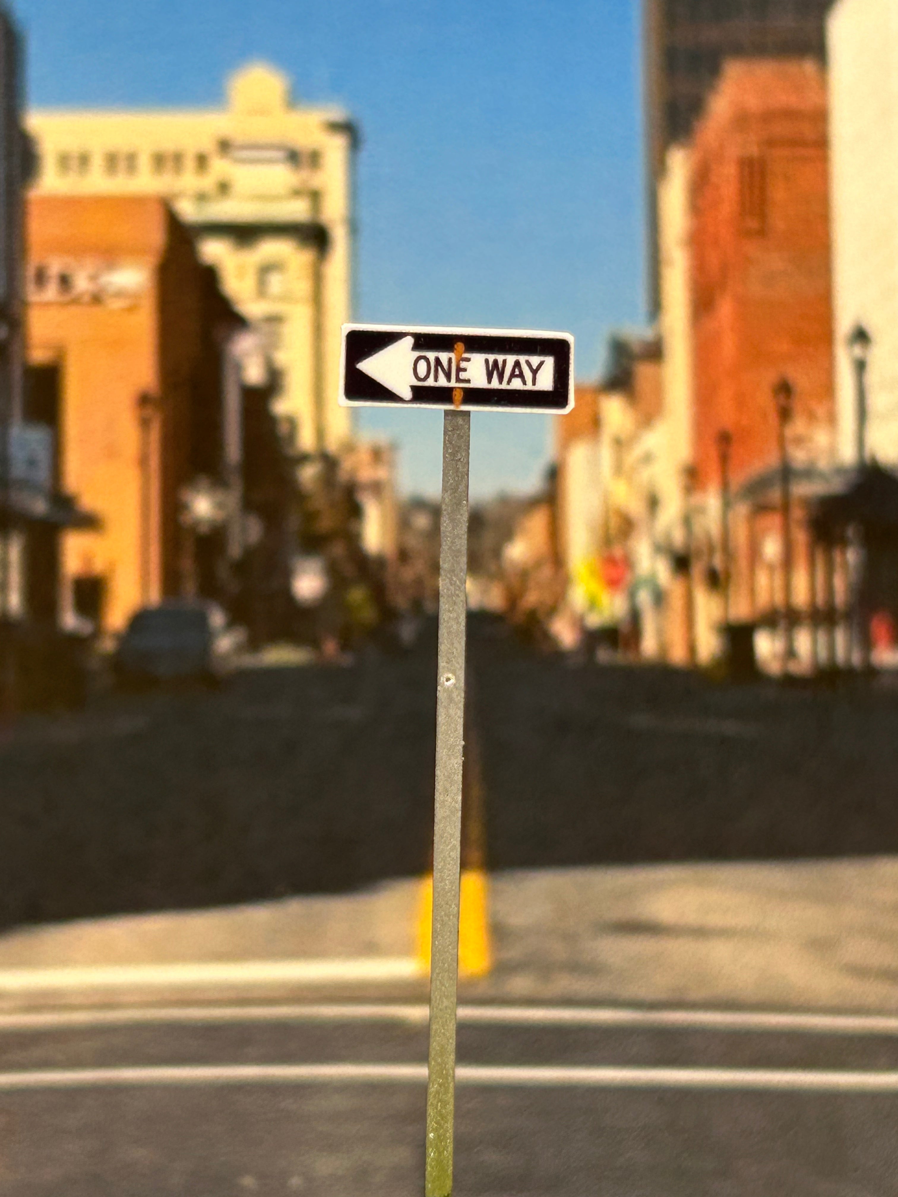 🟢 One Way - Left – ScaleSigns.com