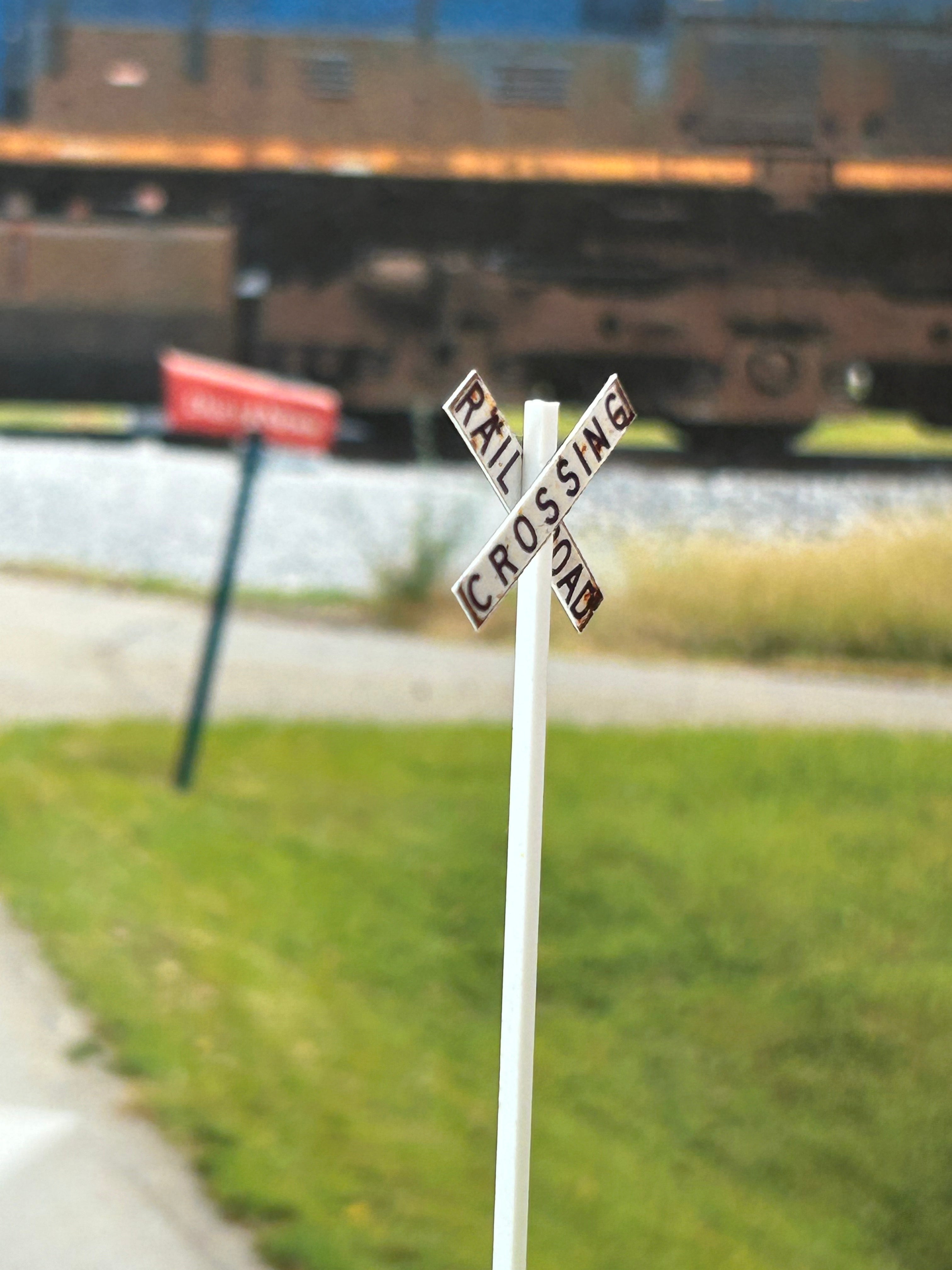 Scale Detailed Model Street and Railroad Signs in 1:87 HO – ScaleSigns.com