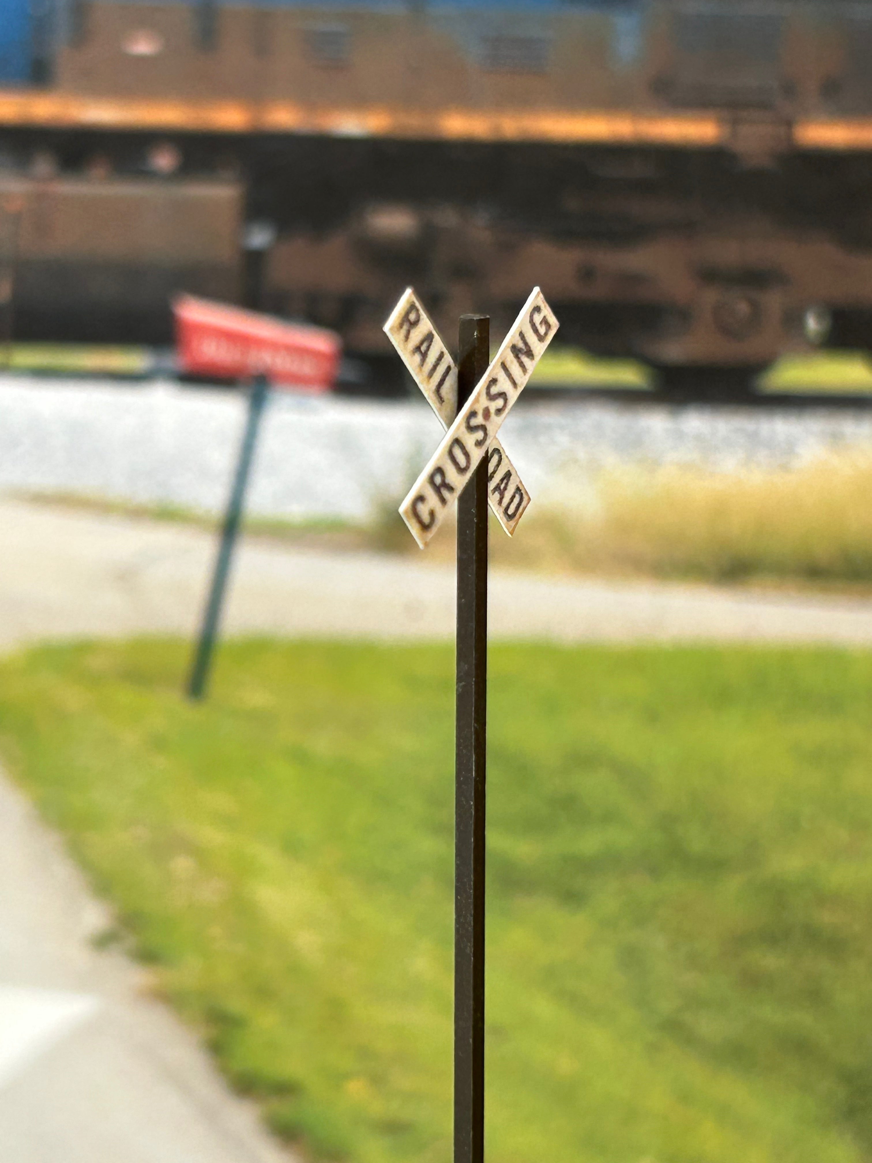 Scale Detailed Model Street and Railroad Signs in 1:87 HO – ScaleSigns.com