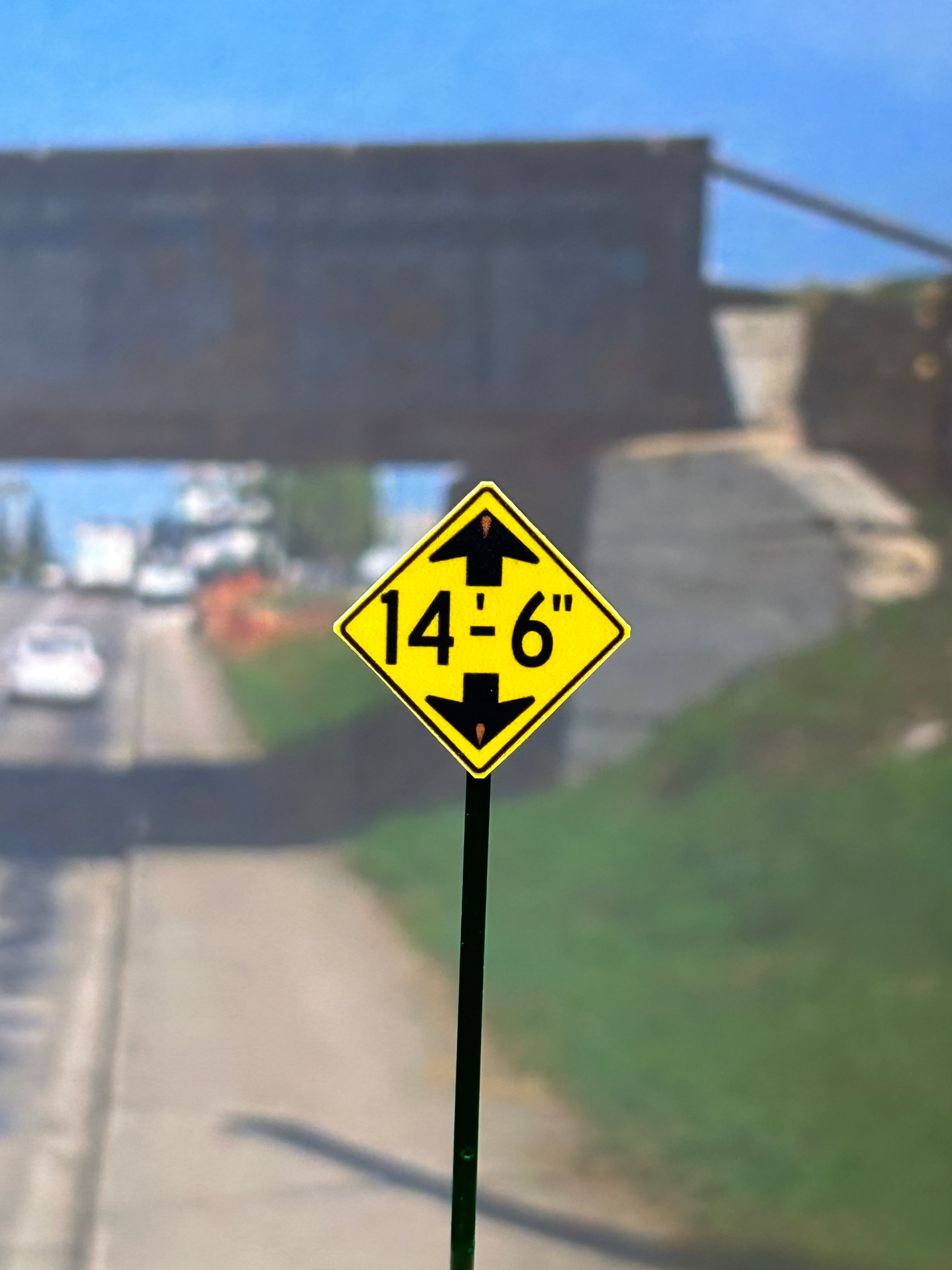 Scale Detailed Model Street and Railroad Signs in 1:87 HO – ScaleSigns.com